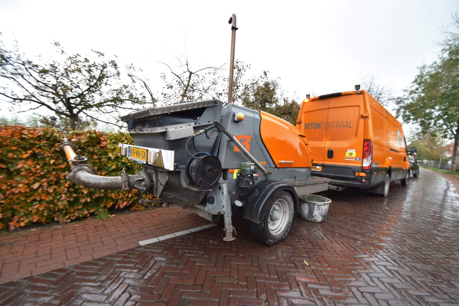 Kleine betonpomp huren? | Direct beschikbaar