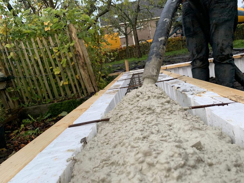 Wanneer kun je beton ontkisten? | Lees het hier!